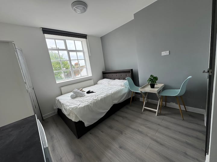 Cosy Studio Flat | Edgware - Ha8 - Harrow