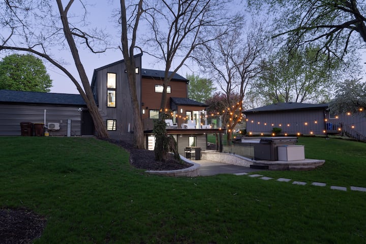 Serene Oasis Near Rock River - 