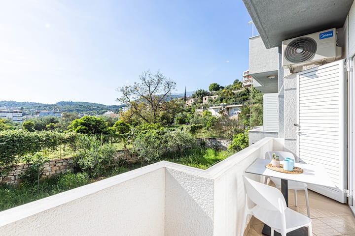 Zoe's 3 | Bright Ap W Parking, Kitchen & Balcony - Himarë