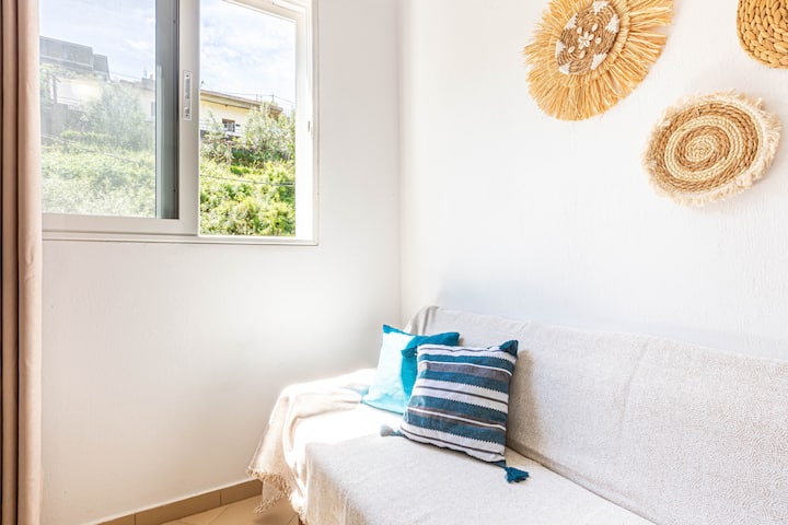 Zoe's 3 | Bright Ap W Parking, Kitchen & Balcony - Himarë
