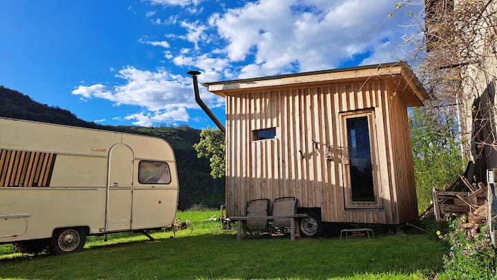 Caravane Vintage & Sauna à Bois - Aillon-le-Jeune