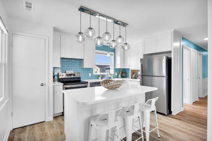 Out Of The Blue Cottage, Sleeps 6, Pets Ok! - Carolina Beach