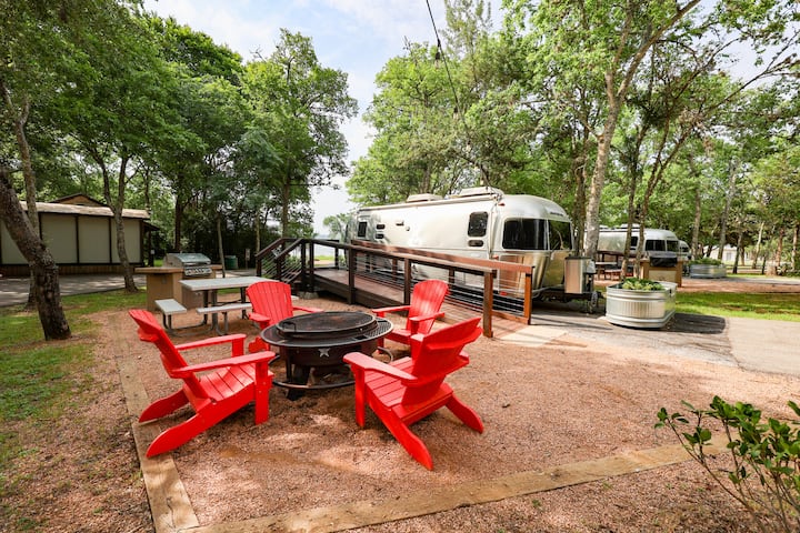 Pet Friendly Airstream - Bastrop, TX