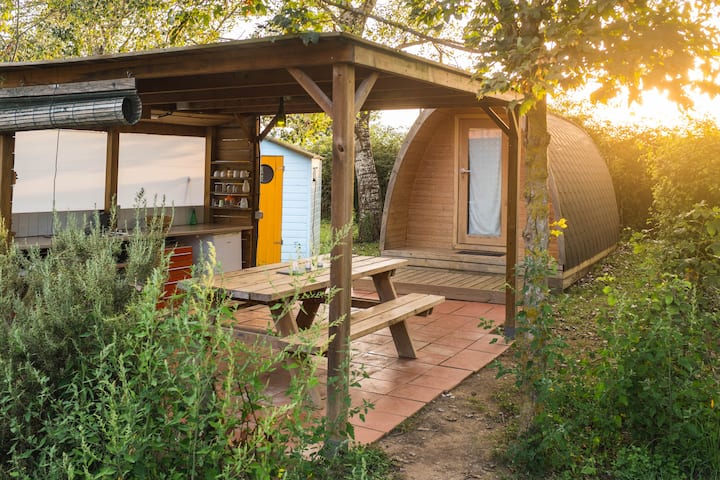Spacious Wood Cabin - Besalú