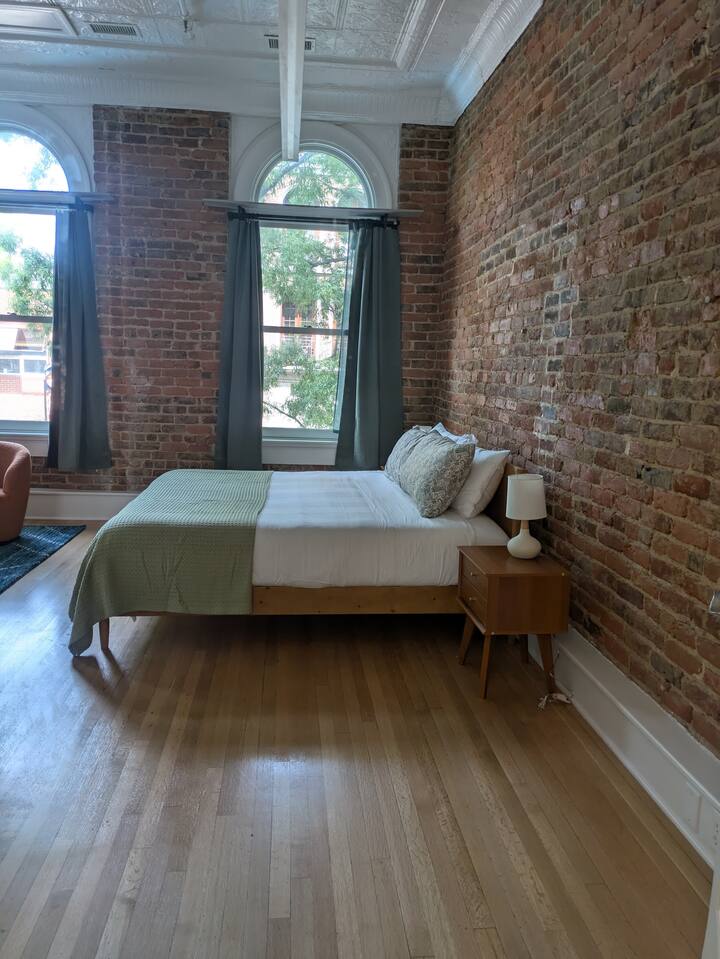 Blue Ridge Bnb | Skyline Suites - Charlottesville, VA