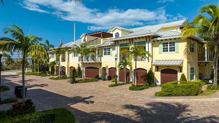 Luxury Townhome | Pool | Beach & Golf Escape - Jupiter, FL