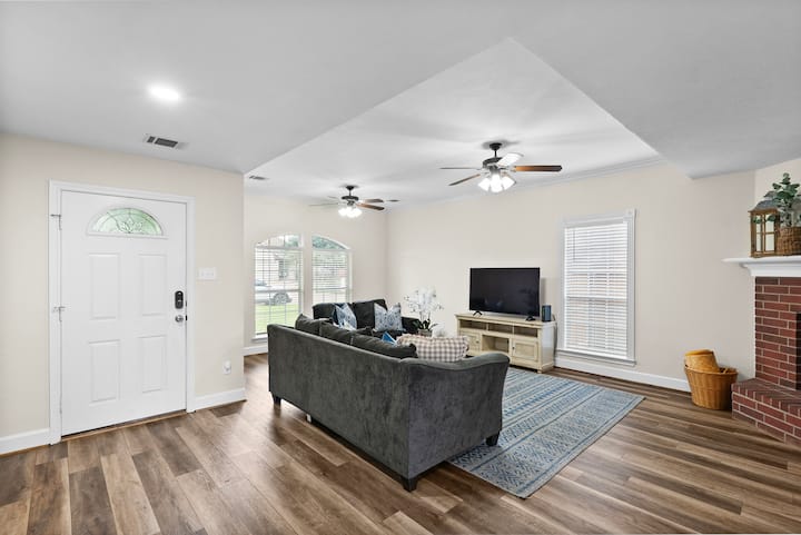 Relax At Dove Crossing - College Station, TX