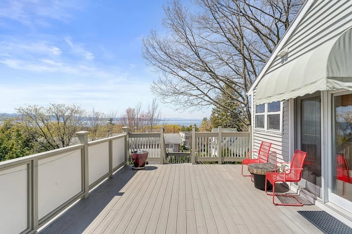 Luxury Hill Section Suite With Private Deck&views - Burlington, VT