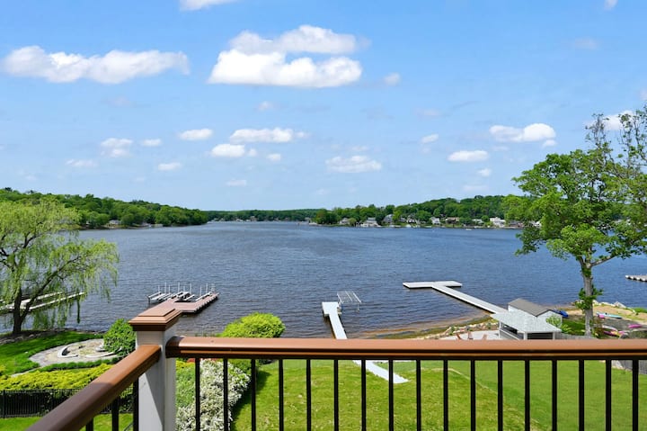 Lakeside Lux And Laughs! - Lake Hopatcong, NJ