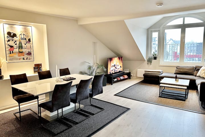 Top Floor Apt W/ View Of Grieghallen – Sleeps 7 - Bergen, Norway