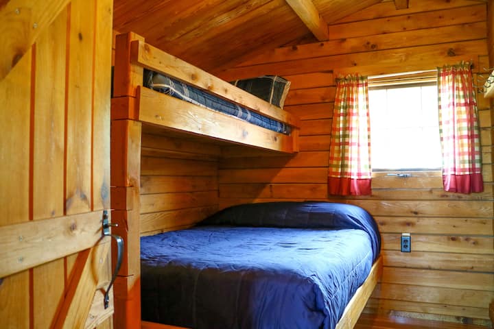 Skyline Cabin - Luray, VA