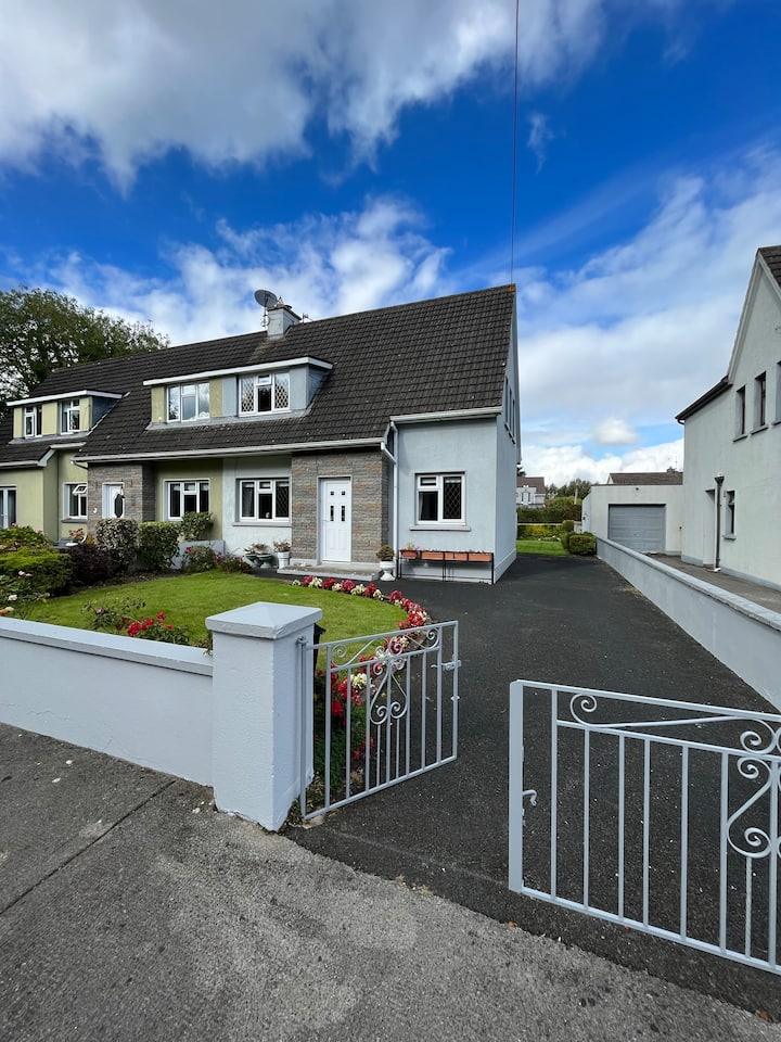 Newly Decorated House In Adare - Limerick City