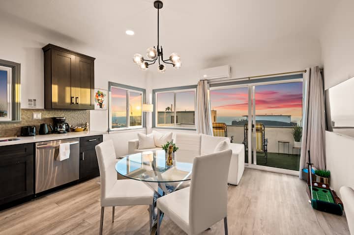 Luxury Beachside Gem – 2 Apt Units Side-by-side - Hermosa Beach, CA