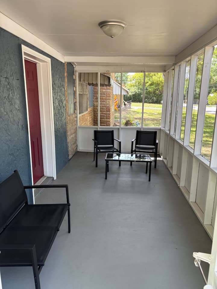 Downtown/riverwalk/busch Gardens/sleeps 10 - Tampa, FL