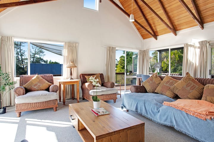 Torbay Sun Drenched Villa Near Local Beaches - Auckland