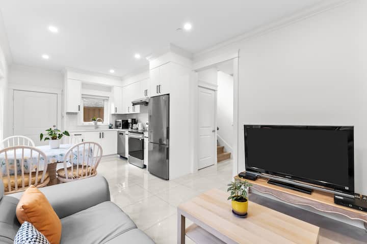 Modern Private 3br House - Vancouver