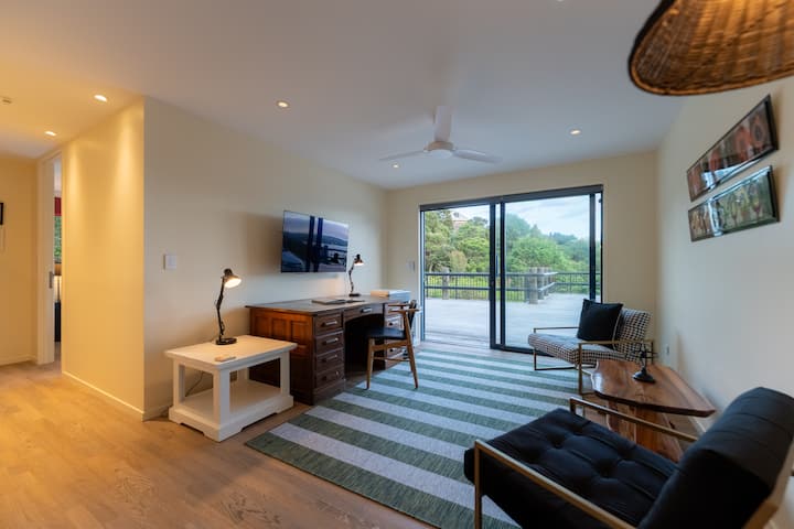 Flagstaff Hill Estate* New Listing Promo* - Russell