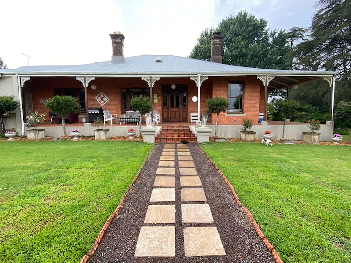 Historic Home On Hilton Avenue. - Hilton