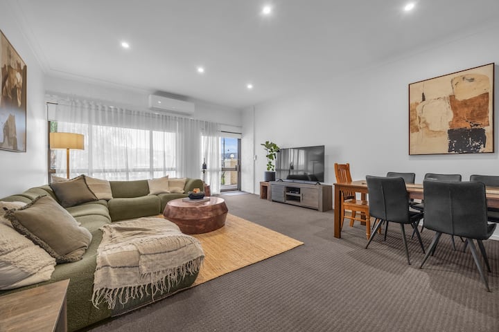 Aquarius -3 Bed Deluxe Lake View - Pambula