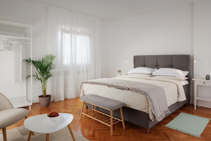 Spacious  Entire Flat With Pool View - Rovinj