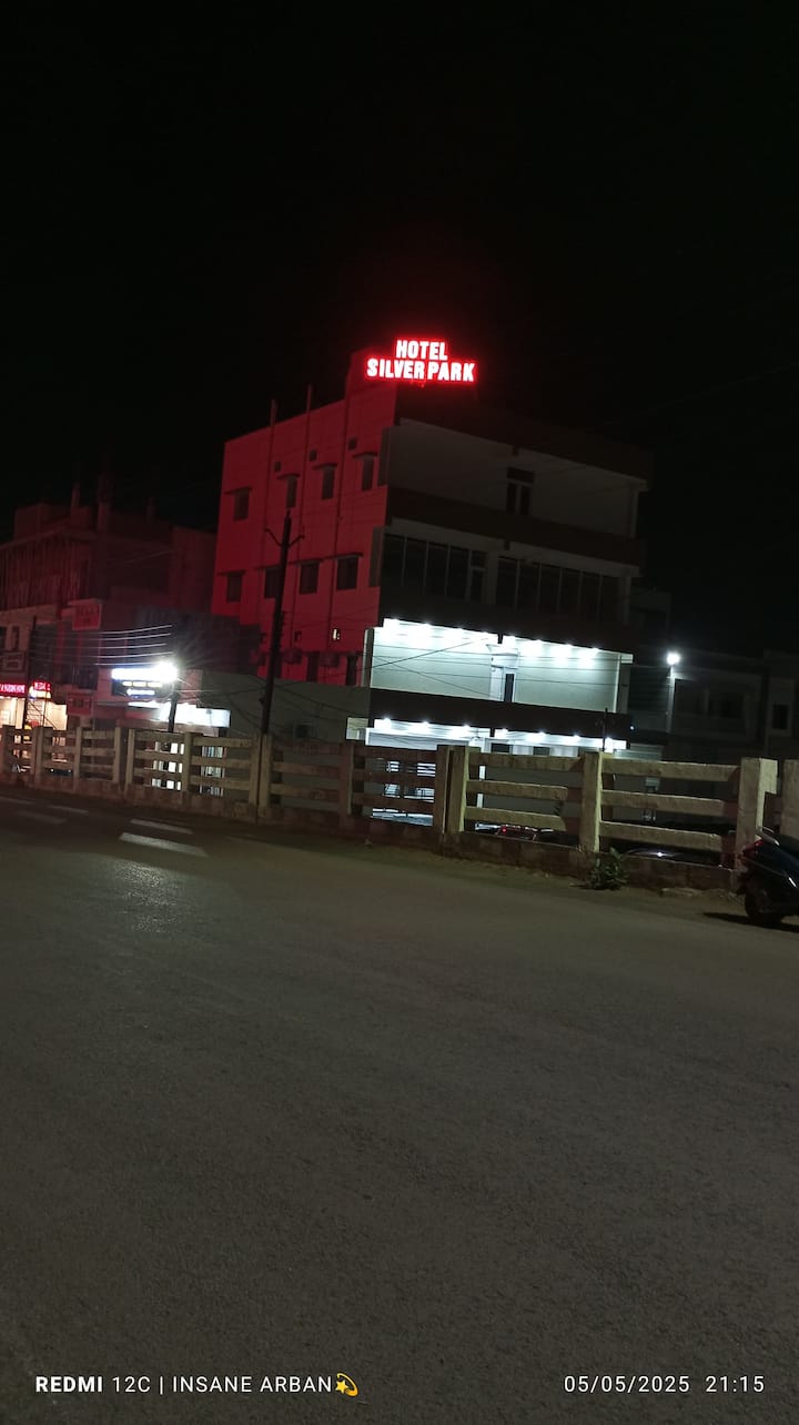 Hotel Silverpark And Restaurant - Bilaspur