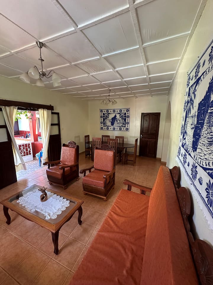 Maison Entière - Cour Fermée Et Environnement Sûr - Madagascar
