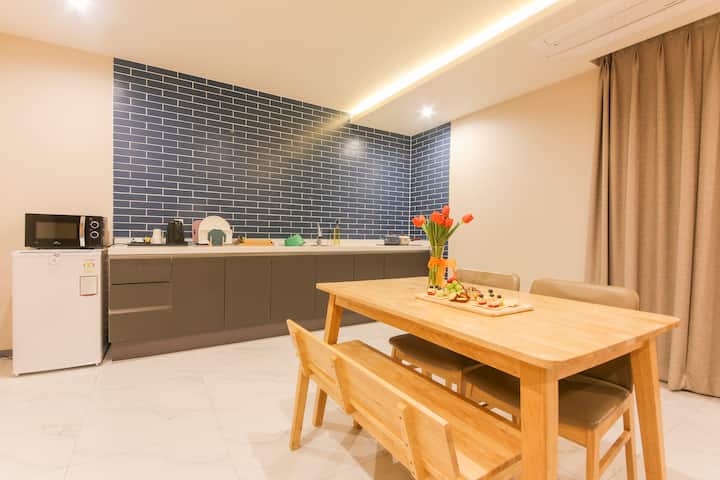 #패밀리디럭스펜션룸#파티룸#김해공항10분#사상터미널#한강라면#무료주차#통합ott#스벅커피 - Busan