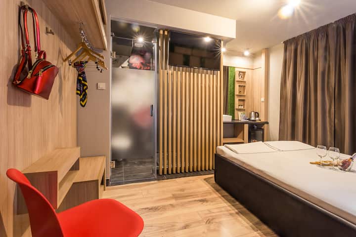 Hotel Allur - Double Bedroom -Top Central Location - Plovdiv