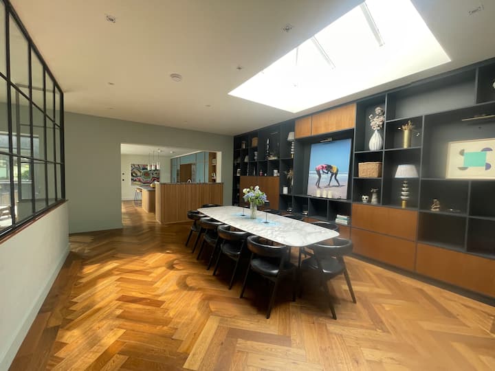 Bright And Spacious Family Home Near City Centre - Dublin