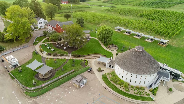 Escape To The Vineyard! - Berrien Springs, MI