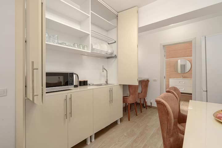 Bright & Comfy 3br In City Center - Bucharest