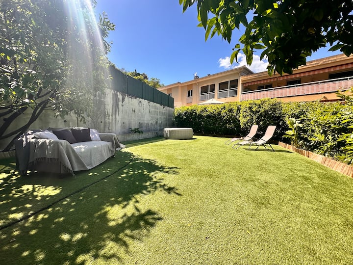 Vacances En Plein Relax Dans Le Jardin Secret - Menton