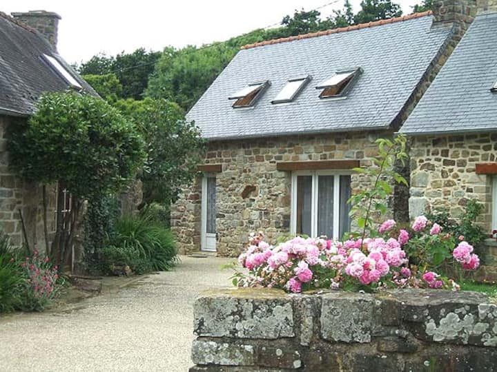 Maison En Pierres à La Campagne - Crozon