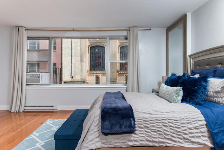 Downtown Boston Theater District Famous Nightlife - Boston, MA