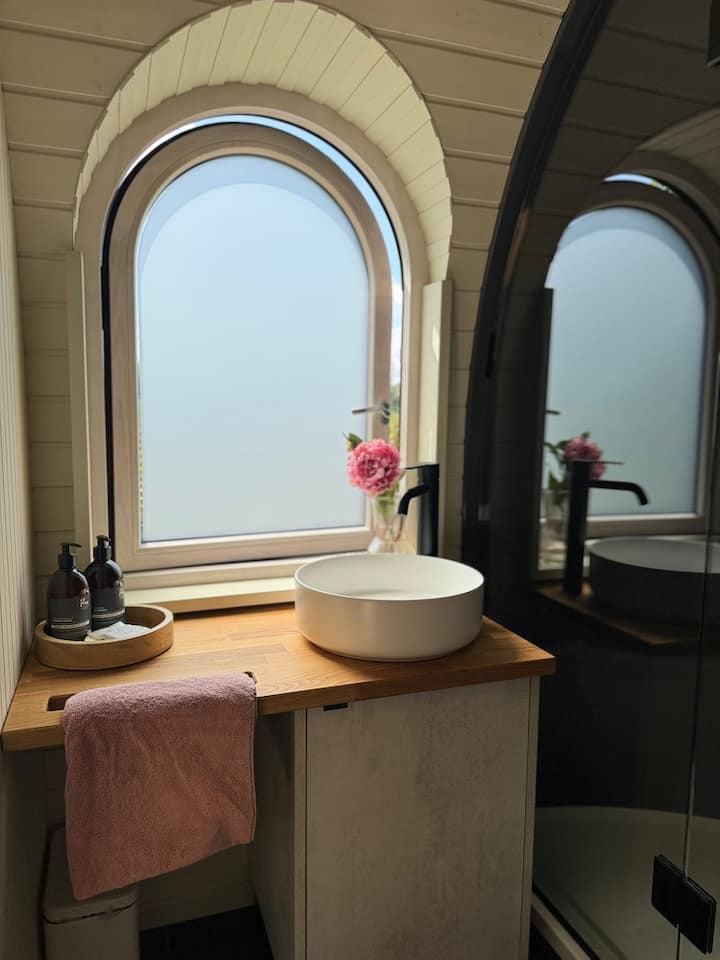 The Iglu @ Quarrywood Glamping - Tenby