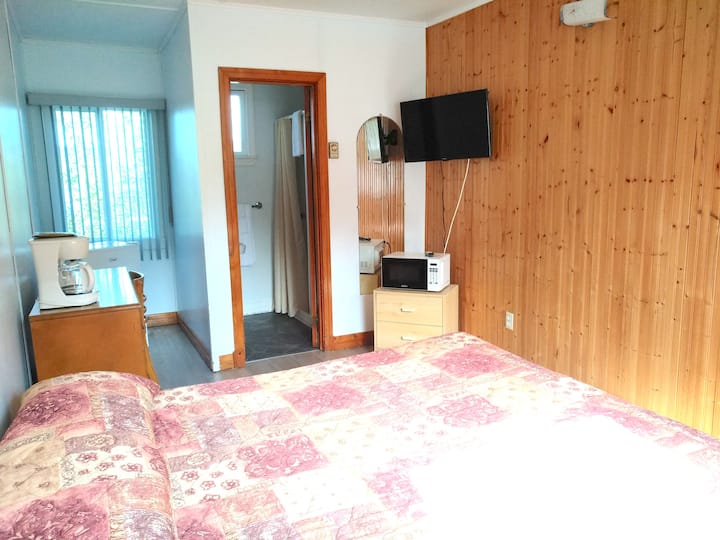 One Double Bed - Gaspé