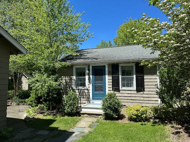 Nancy's Cottage - Norwalk, CT