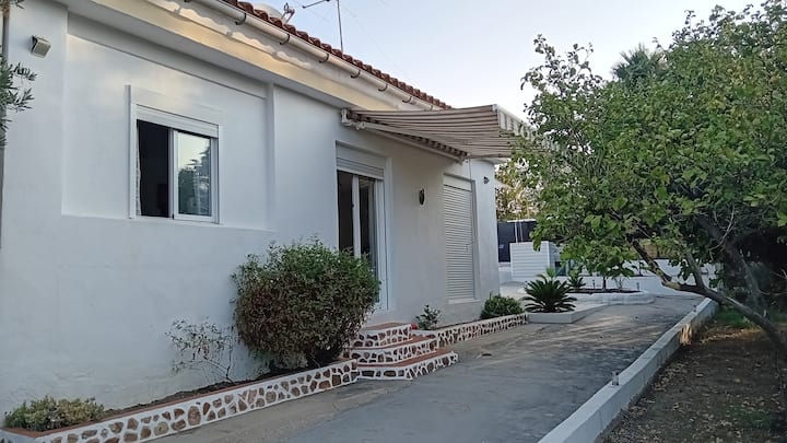 Villa Dans Village Typique
Loca/semaine Minimum - Cheste
