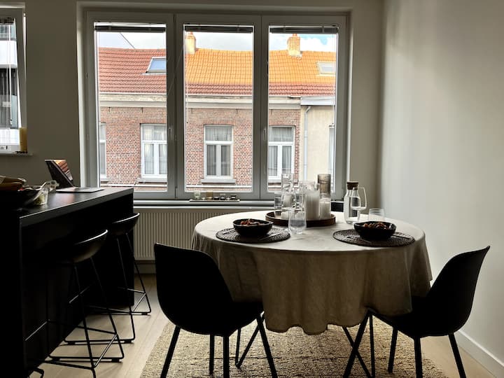 Bright Flat In Trendy Berchem - Kontich
