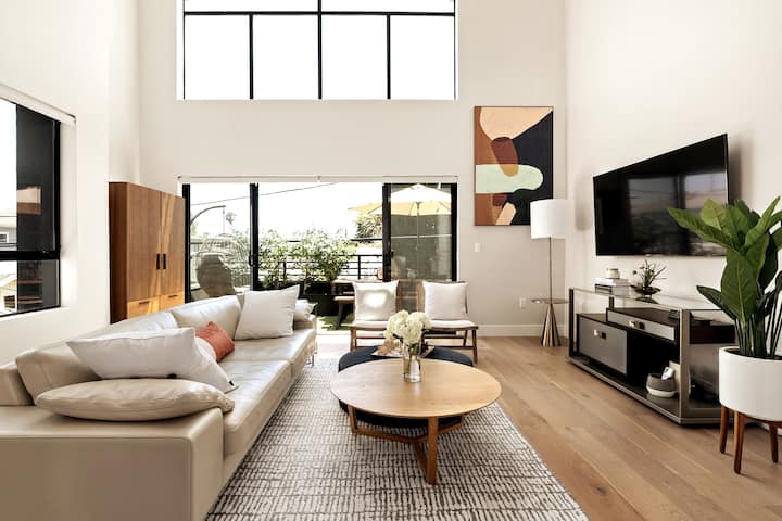 2 Patios Grill-2 Car Ev Park-king Bd-work Space-wd - Hollywood, CA