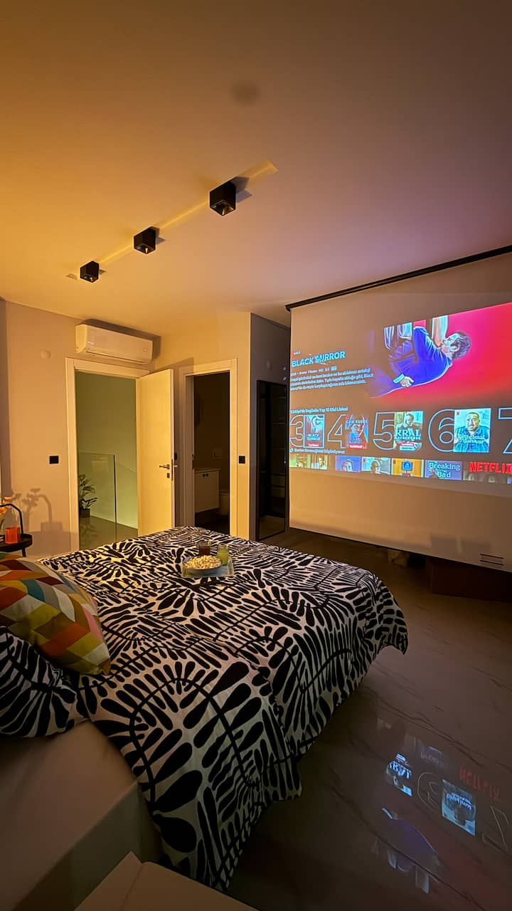 Triplex Villa W/ Home Theather & Seasonal Escape - Çeşme, Türkiye