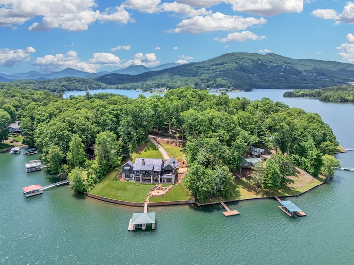 Hot-tub/kayaks/sups/firepit/tesla Charger/sonos - Hiawassee, GA