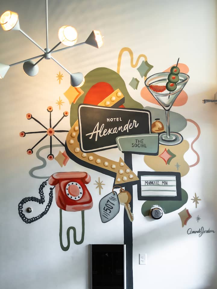 Hotel Alexander- Single Queen - Mankato, MN