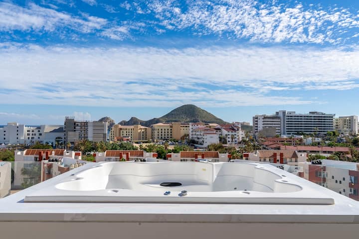 Torre Marea 3br • Pool • Gym • Walk Everywhere - Cabo San Lucas