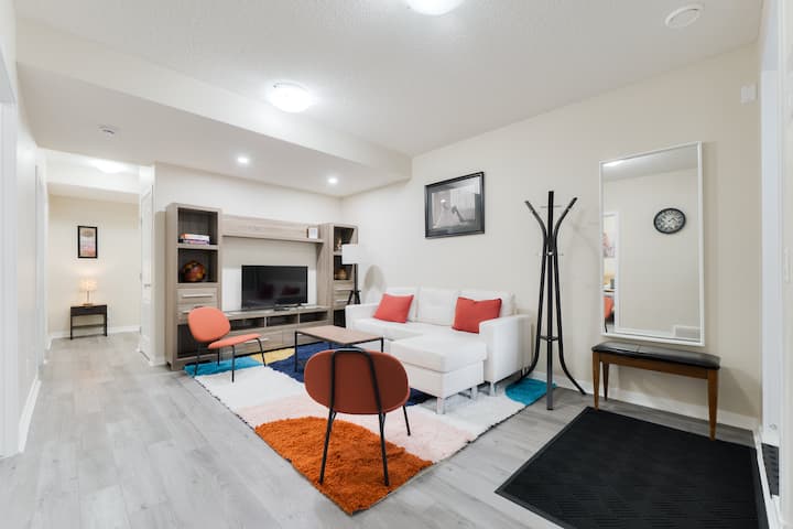 Brand New 2 Bdr Private Suite - Calgary