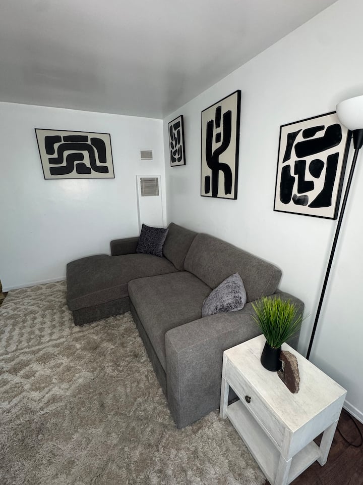 Santa Monica Simple Elegance - Venice Beach, CA