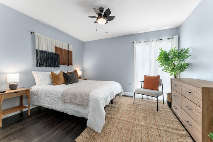 Stylish Oc 1br Condo + Centrally Located + Patio - Brea, CA