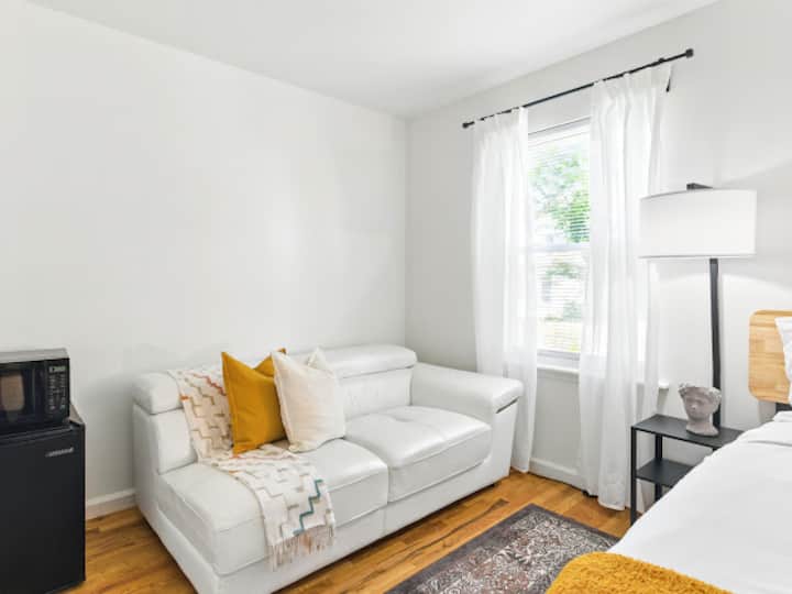 Cozy Room + Bath, Near Nyc Train - Jersey City, NJ