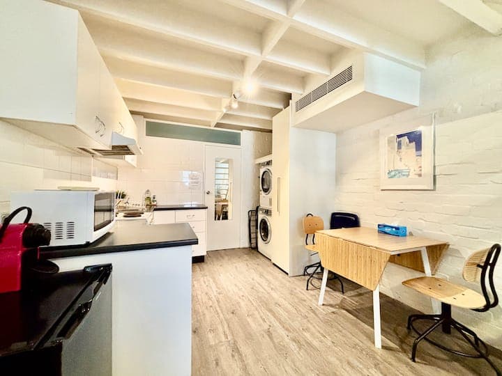 Stylish 2br | Walk To Cafés & Oxford St - Kensington