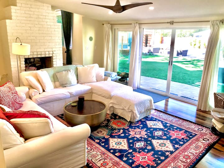 Poolside Paradise Near L.a. Fun! - Los Angeles, CA